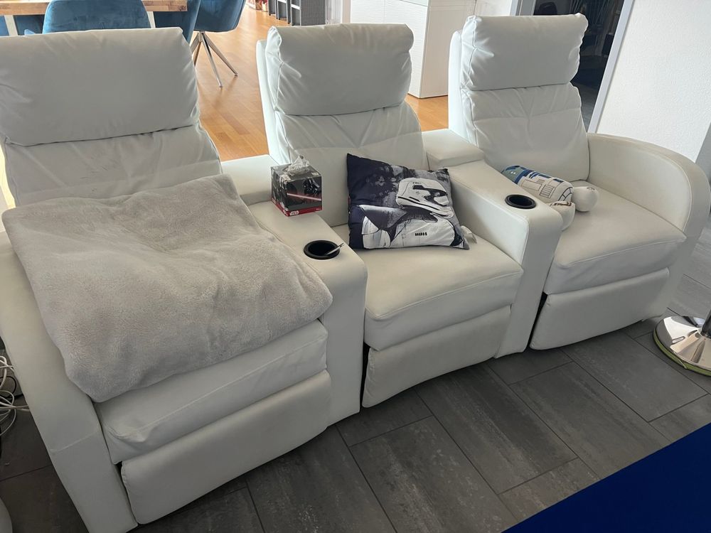 3er Reihe Kinosessel, weiss mit Getränkehalter | Kaufen auf Ricardo