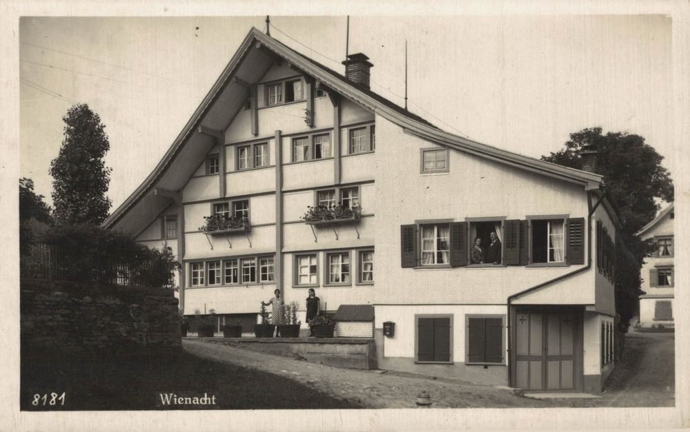 Wienacht. Wohnhaus mit jungen Frauen (Gebraucht) in Bronschhofen für CHF 10 – mit Lieferung auf ...