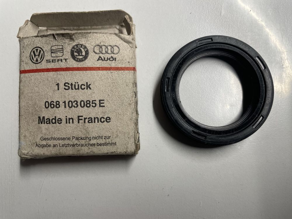 Joint spi neuf - bague VW, Seat, Skoda, Audi - 068 103 085 E (Neuf avec ...