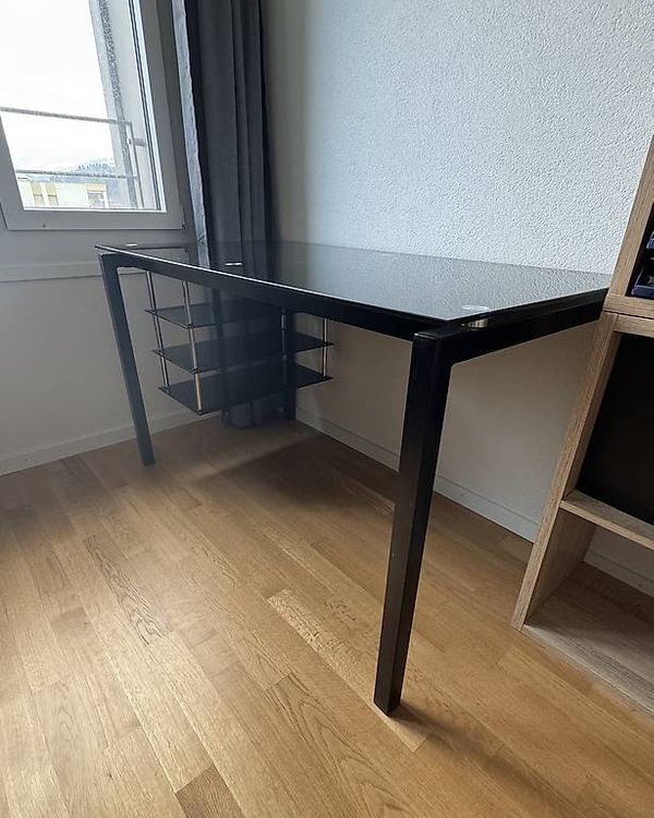 Bureau en verre teinté (Gebraucht) in Marly für CHF 45 – nur Abholung auf Ricardo kaufen