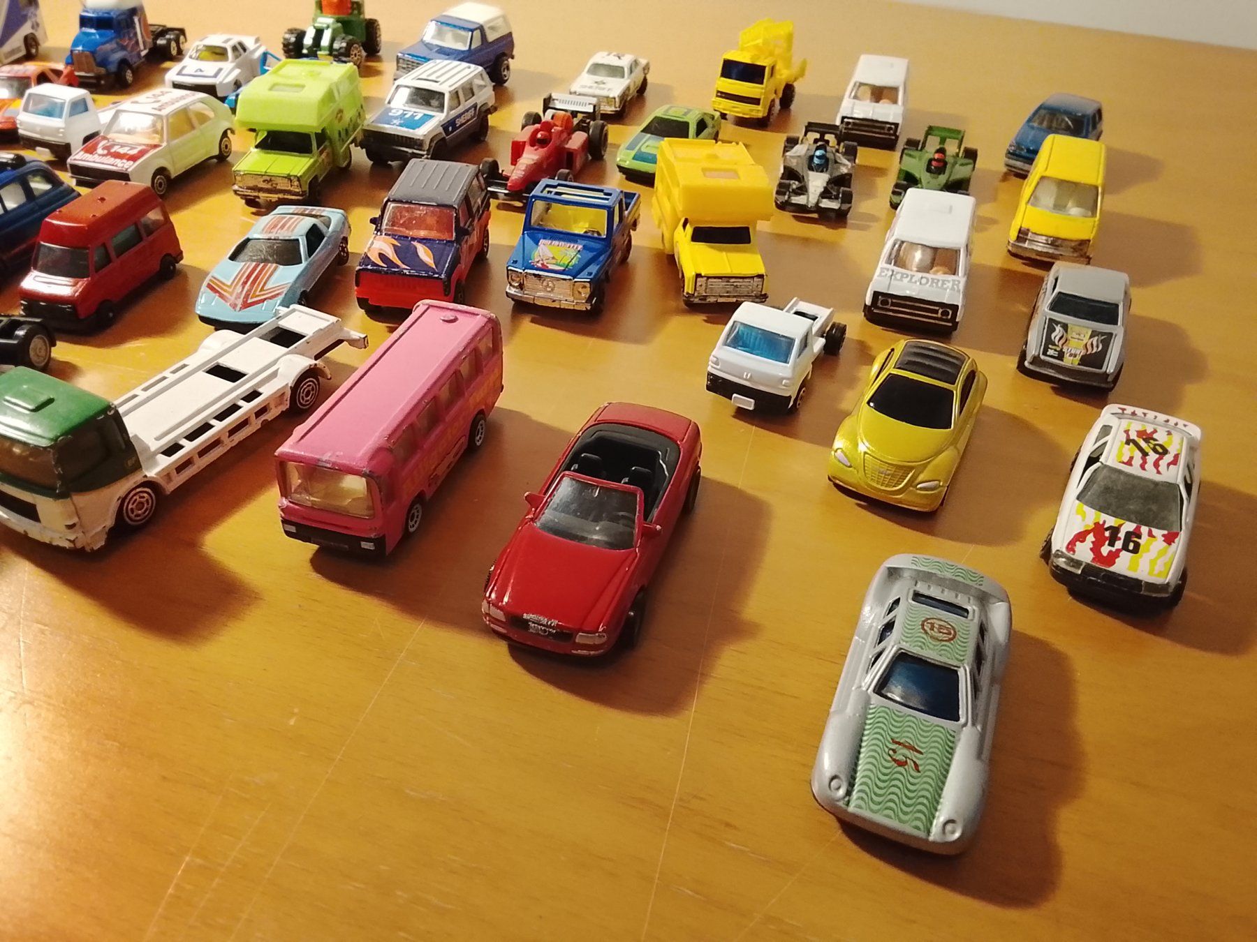 Mix Wagen/Véhicules (Matchbox, Hot Wheels, Maisto, ...) (Gebraucht) in ...