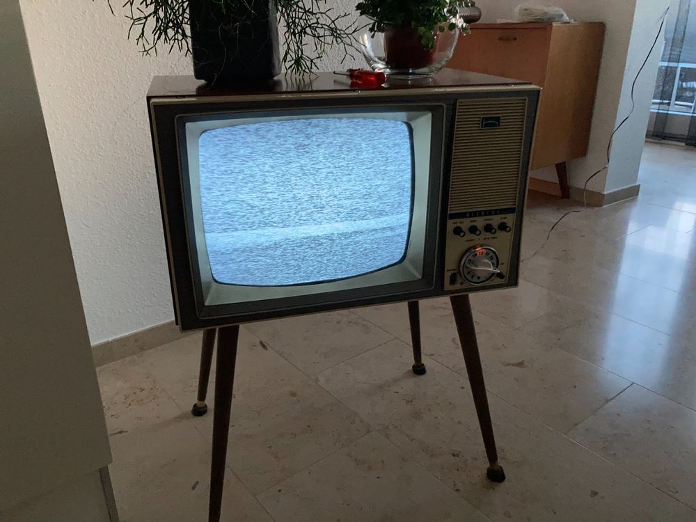 60er Jahre Hitachi STX-570 Fernsehapparat (Gebraucht) in für CHF 708 ...