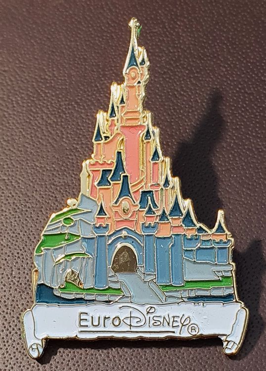 R889 - Pin Euro Disney Schloss / Wald Disney Frankreich (Gebraucht) in Reinach BL für CHF 2 ...
