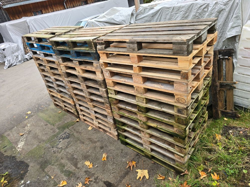 Posten mit Euro Paletten und Einweg ca. 40 Stk. ab 1.- (Gebraucht) in ...