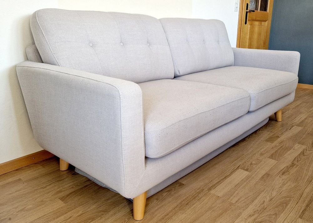 Sofa im nordischen Design beige-grau mit Holzfüssen (Gebraucht) in ...