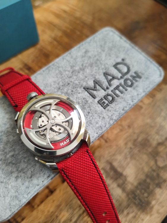 1 Edition Red 42mm M.A.D.1 RED - Full Set (D'occasion) à La Chaux-de ...