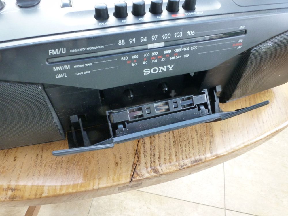 Vintage Radirecorder Sony CFS-204L, Radio, Kassettenspieler (Gebraucht ...