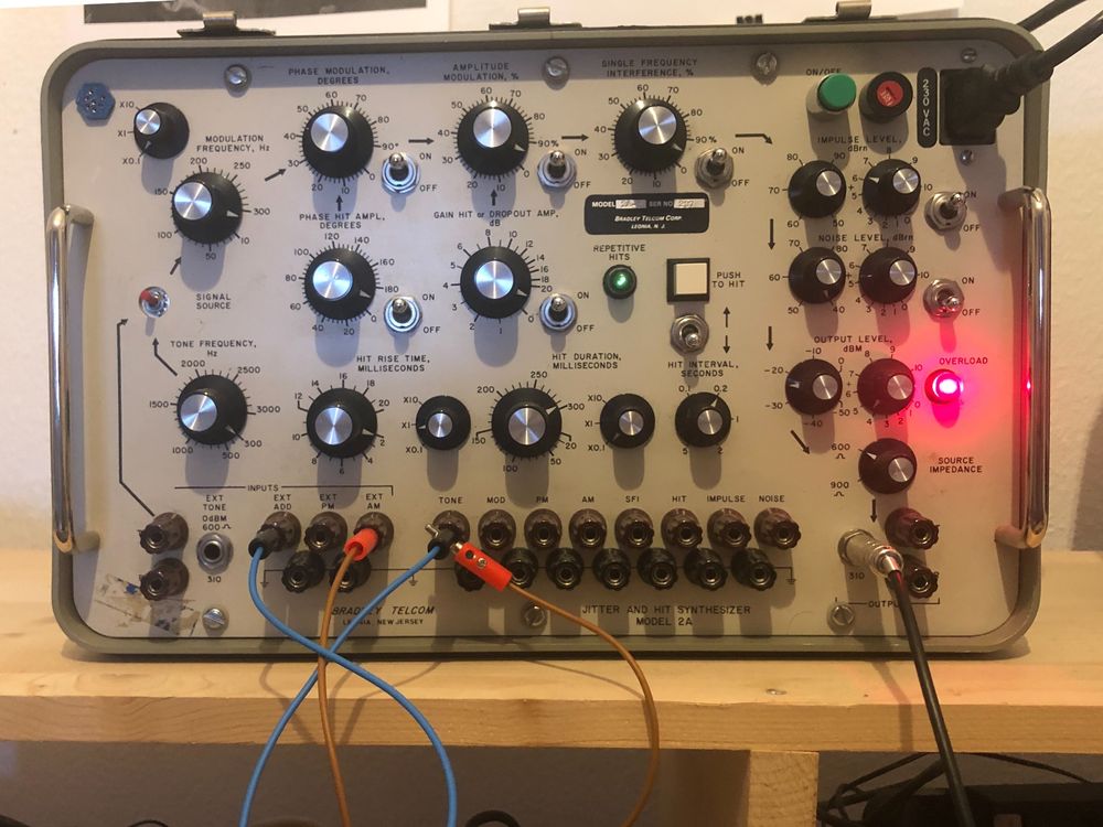 Bradlley Telcom - Jitter and Hit Synthesizer - Model 2a | Kaufen auf ...