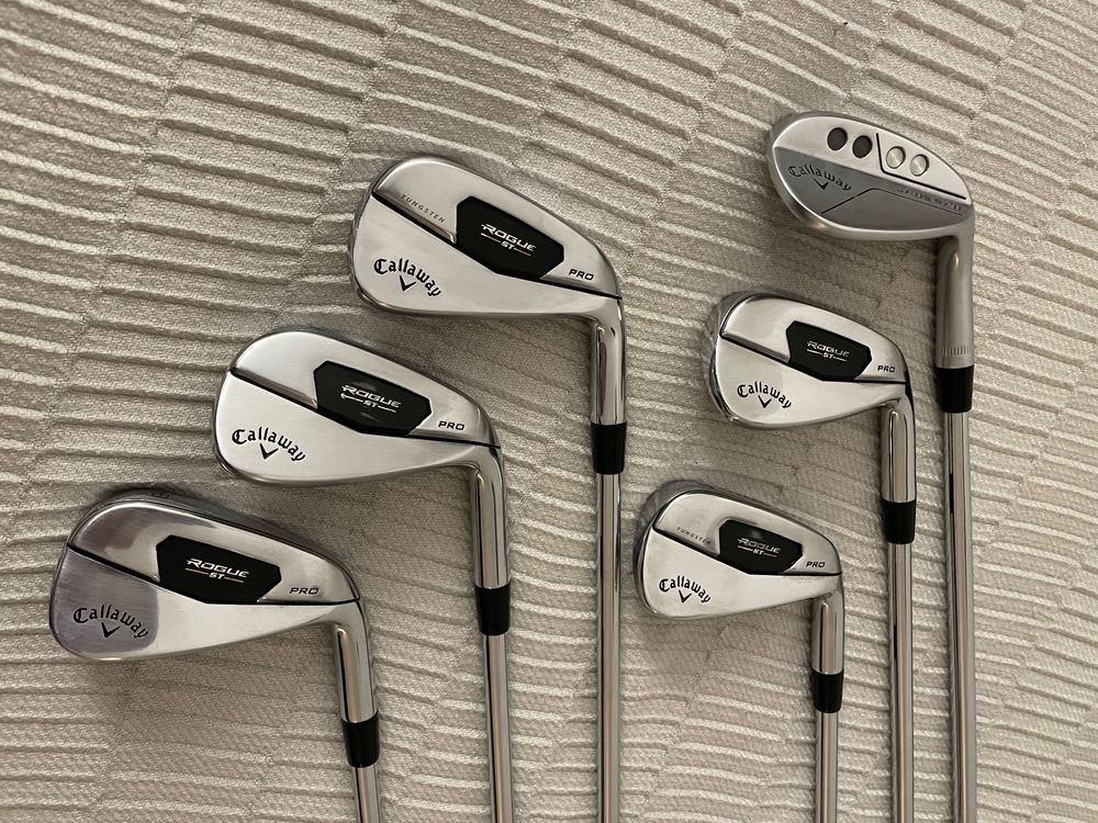 Callaway Rogue ST Pro Eisen + Jaws Raw 48° Wedge (Gebraucht) in ...