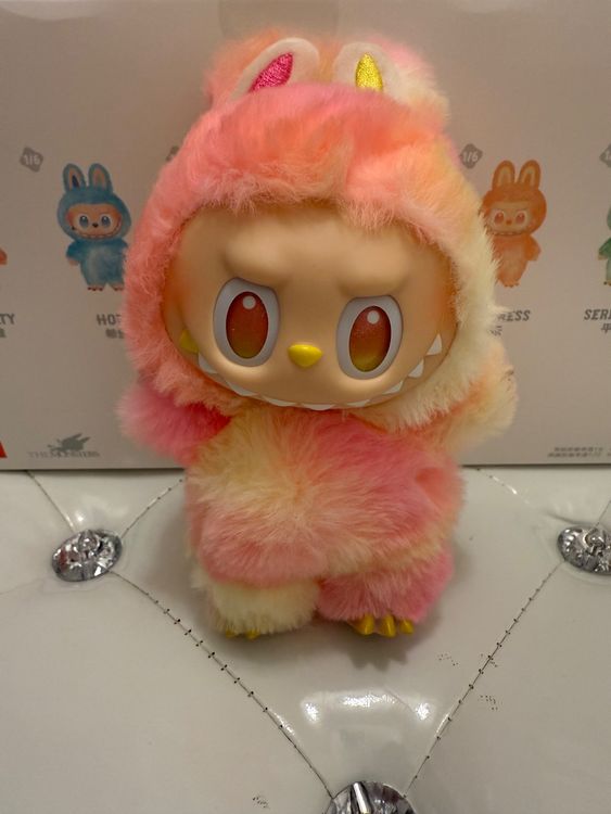 Pop Mart Labubu Big into Energy (Neu und originalverpackt) in ...