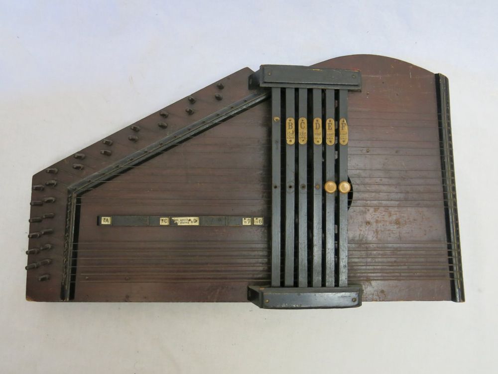 Fund Alt Patina Kurios Vintage Kurios Musik-Instrument (Gebraucht) in ...