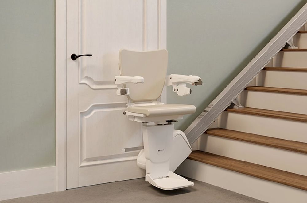 Treppenlift gerade Treppe – Solaris T565 – Baujahr 2021 (Gebraucht) in ...