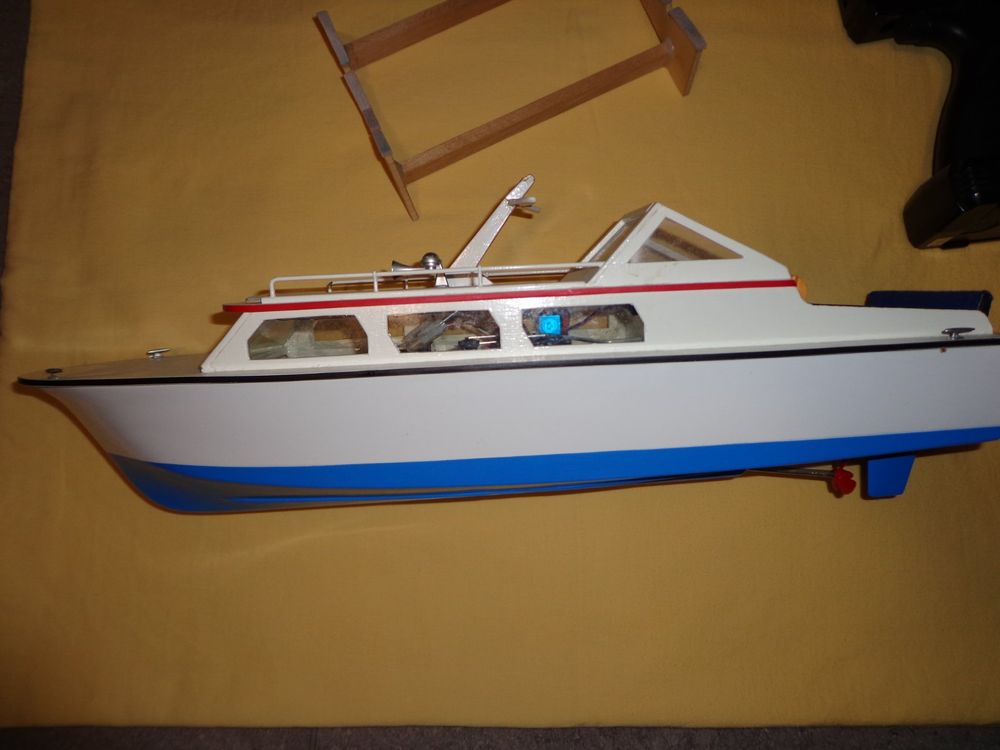 GRAUPNER RC-Motorboot CARINA aus 80er Jahren, Best.Nr.2143 (Gebraucht ...