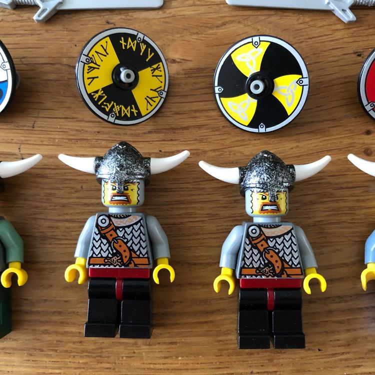 Lego Wikinger / Vikings Minifiguren Konvolut inkl. Schilder | Kaufen ...