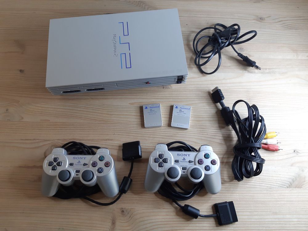 SONY Playstation 2 PS2 Satin Silver Silber Set +2 Controller (Gebraucht ...