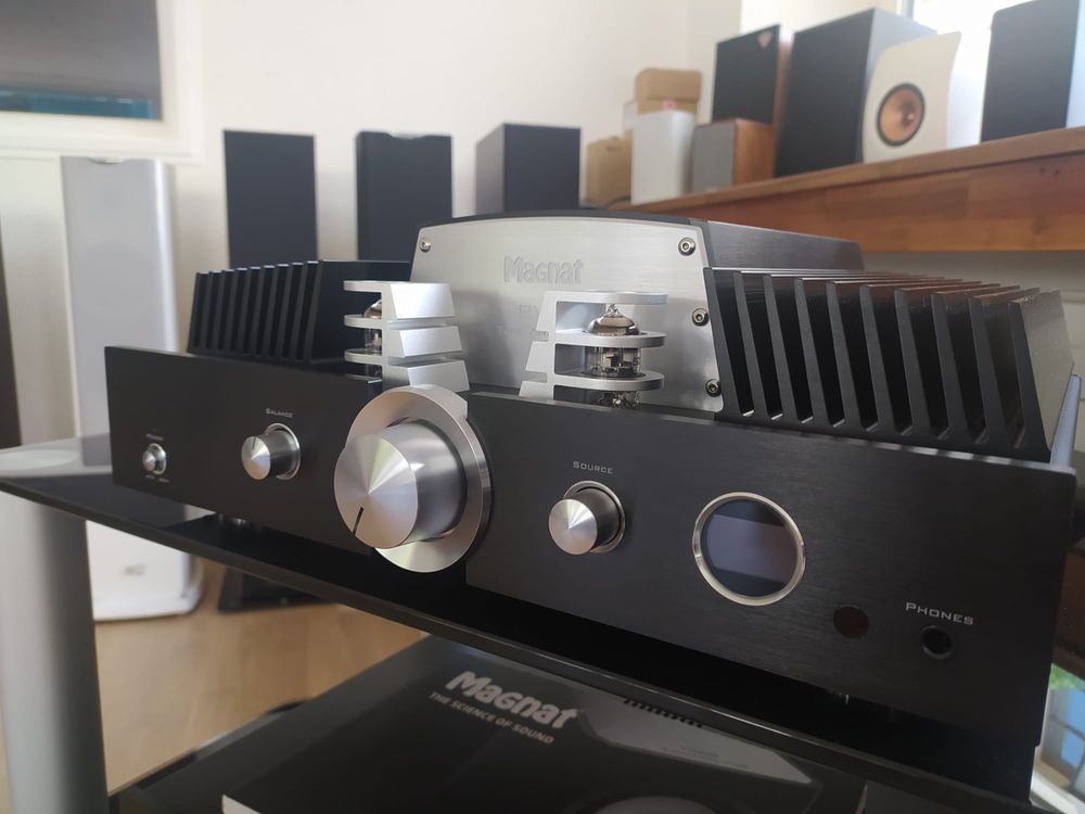 Amplificateur Hybride à tubes Magnat RV4 (Neu und originalverpackt) in ...