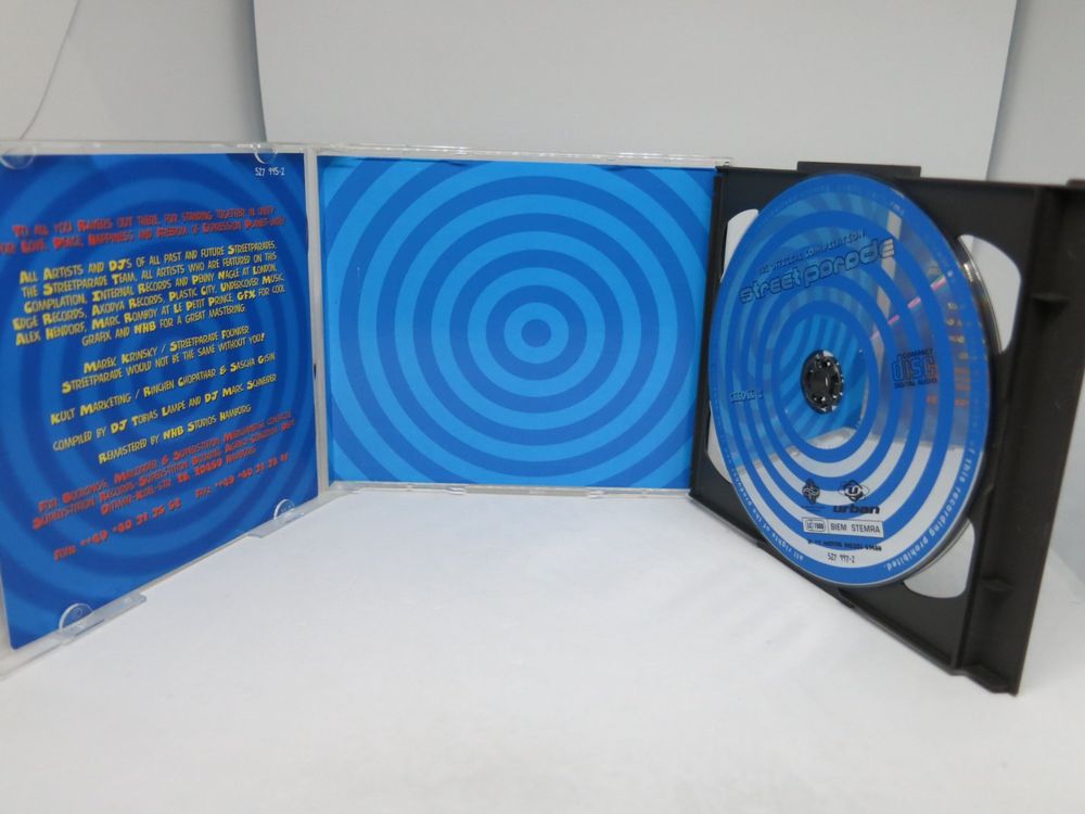 2 CD Street Parade 95 Official Compilation Streetparade 1995 (Gebraucht) in Ernetschwil für CHF ...