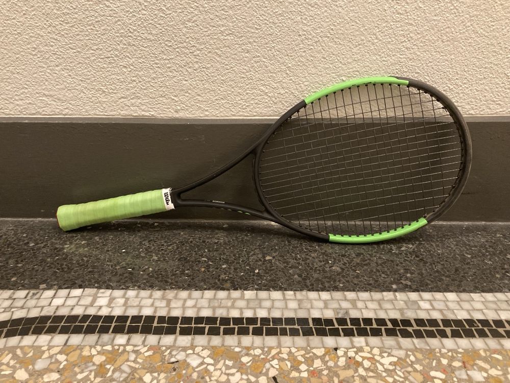 Wilson Blade 98 16x19 v6 Tennis Racquet (Gebraucht) in Zürich für CHF ...