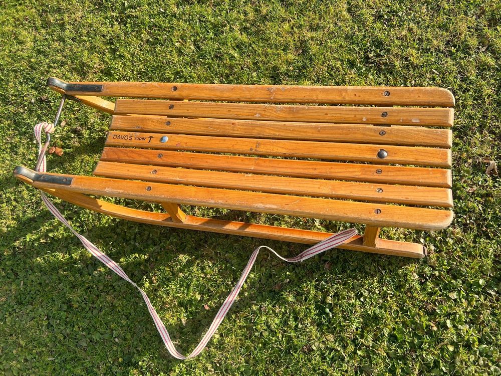 Original Davoser Holzschlitten (Gebraucht) in für CHF 10 – nur Abholung ...