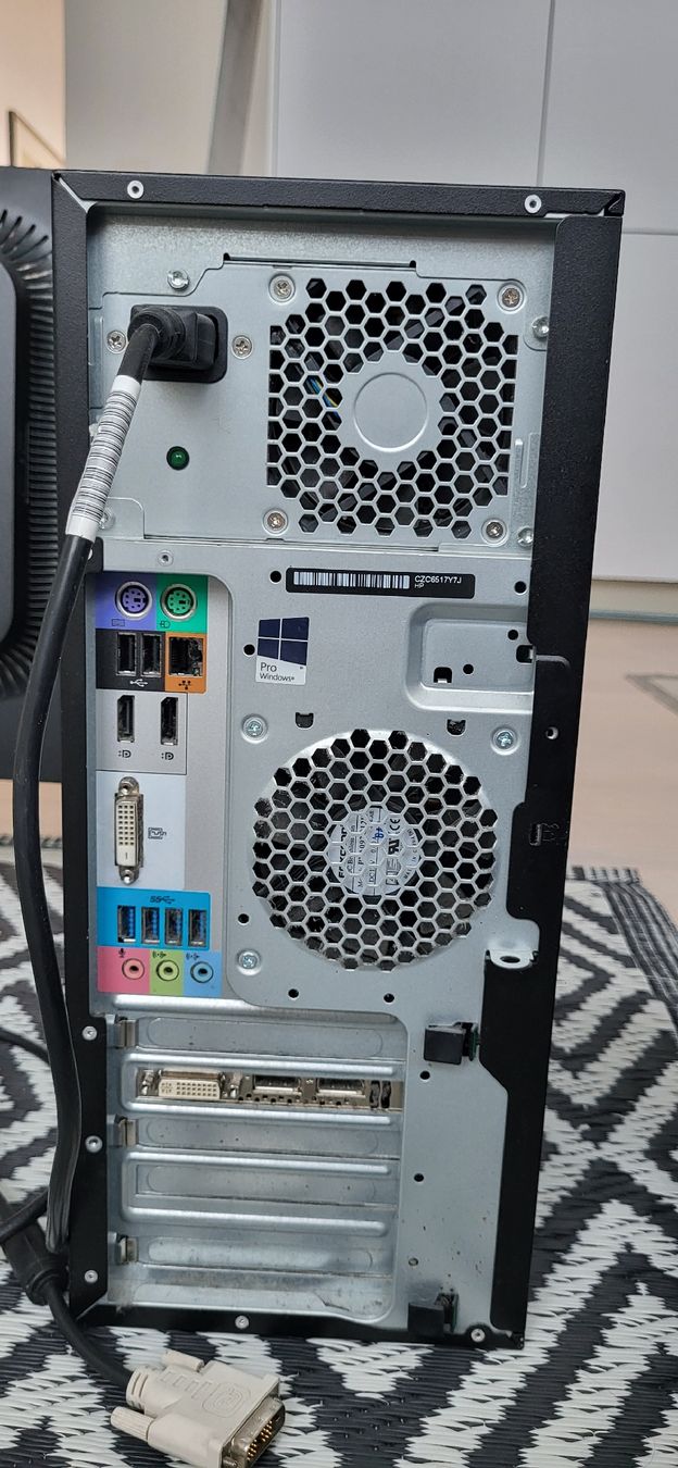 HP Z240 Workstation & Monitor - guter Zustand, Schnell! (Gebraucht) in ...