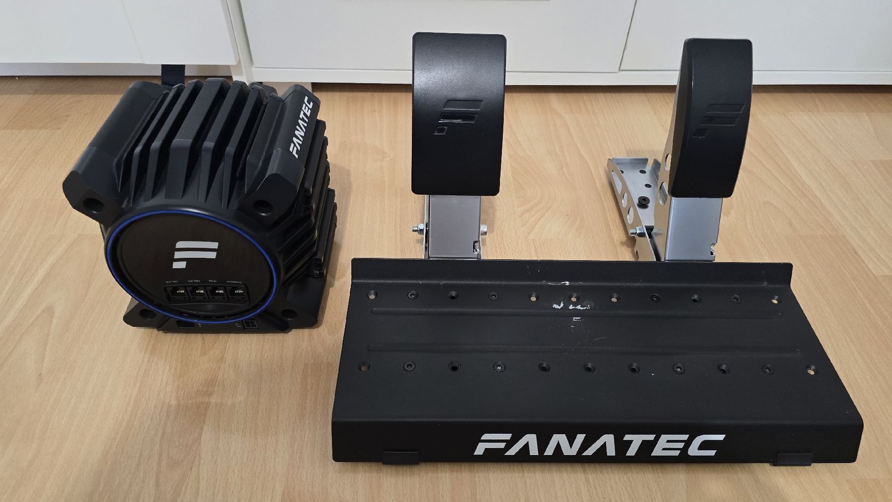 Fanatec Gran Turismo® DD Pro Wheel Base QR2 + CSL Pedals (Gebraucht) in ...