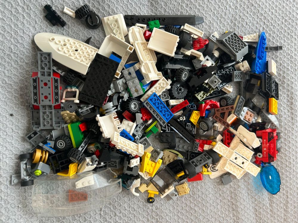 600 Gramm Lego Fahrzeugteile ab 2 Franken (Gebraucht) in Volketswil für CHF 3 – mit Lieferung ...