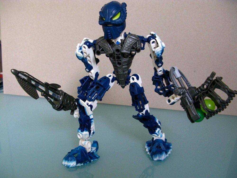 Lego Bionicle 8728 Toa Hahli mit Licht aus der Inika - Serie (Gebraucht ...