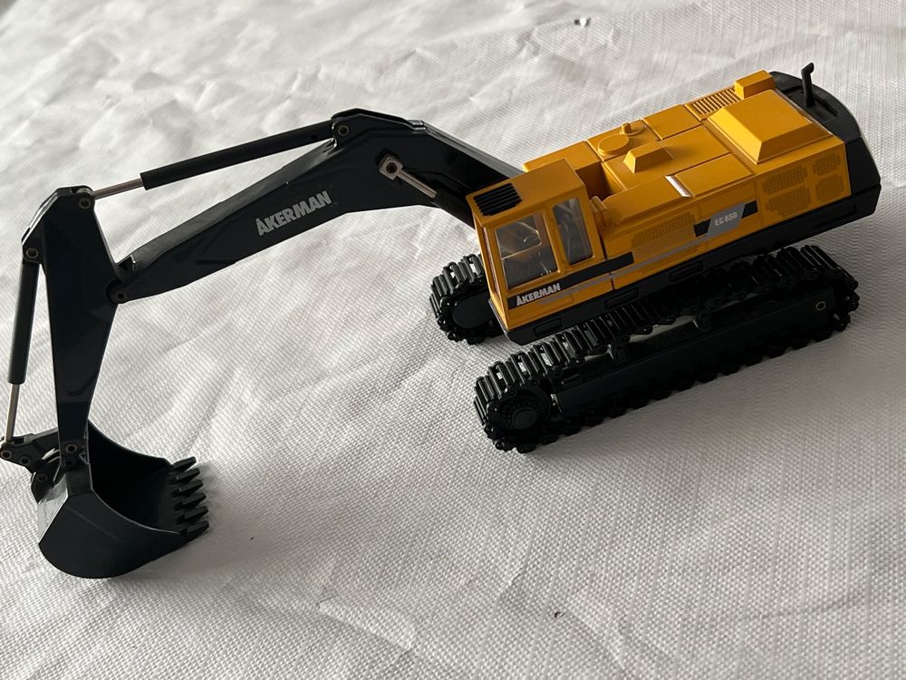 Raupenbagger Akermann EC560 (Gebraucht) in Biel/Bienne für CHF 15 – mit ...