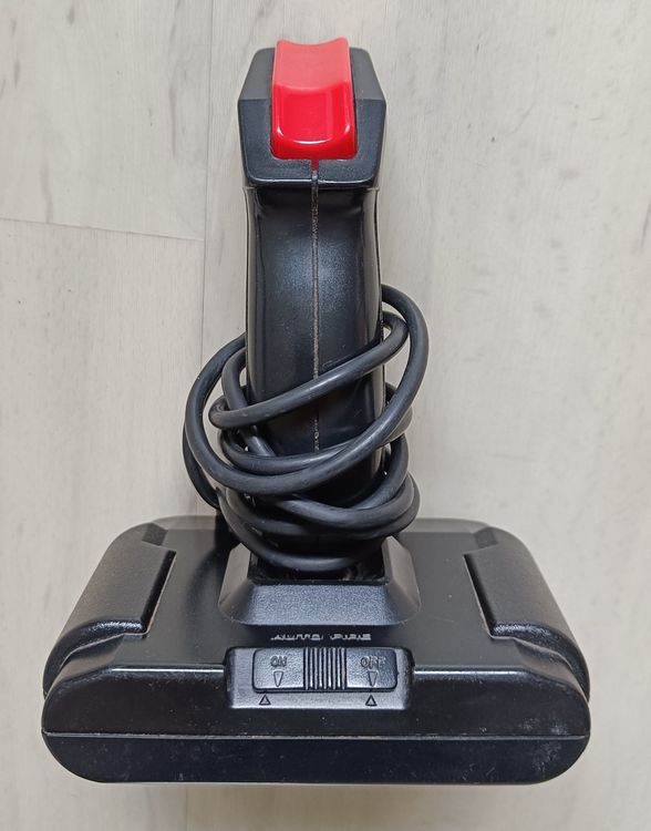 Joystick Atari/Amiga QuickShot 2 BROKEN (Defekt) in für CHF 1 – mit ...