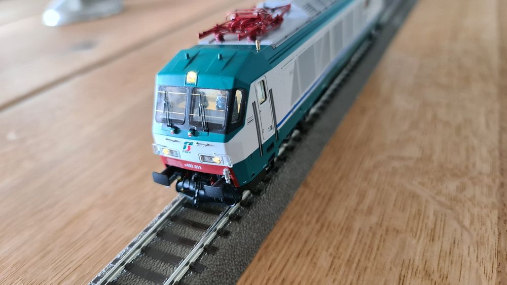 Rivarossi H0 2766 FS Elektrolok E.402 011 Epoche VI (Neu und originalverpackt) in Anglikon für ...