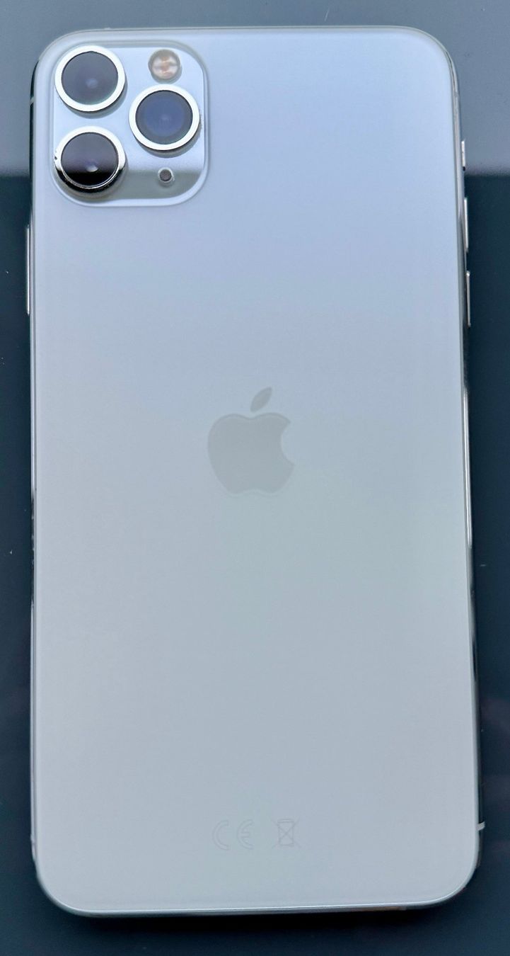 Apple iPhone 11 Pro Max, 256 GB, Silber, Top Zustand! (Gebraucht) in ...