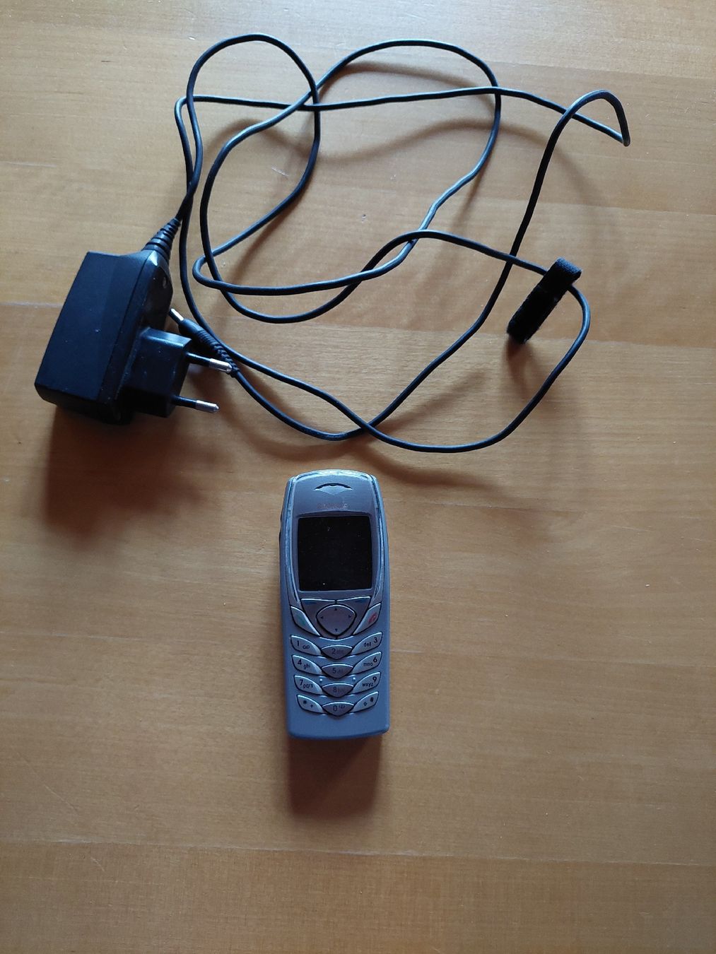 Nokia 0, Kult-Handy mit Ladegerät, Top Zustand! (Gebraucht) in ...
