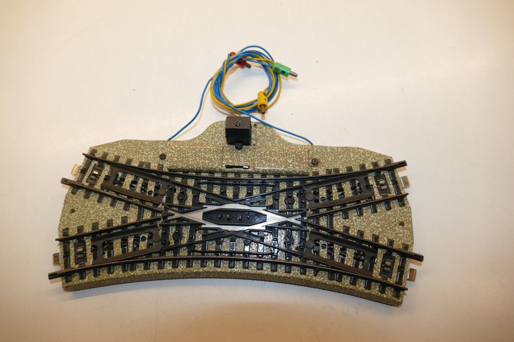 Märklin H0: M-Gleis Kreuzungsweiche 5128 Einheit 5 (Gebraucht) in ...