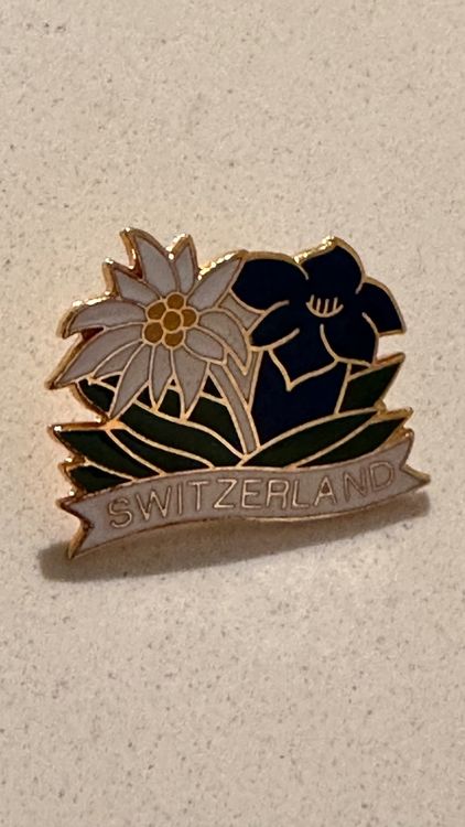 Switzerland Pin . (Gebraucht) in Gutenswil für CHF 2.5 – mit Lieferung auf Ricardo kaufen