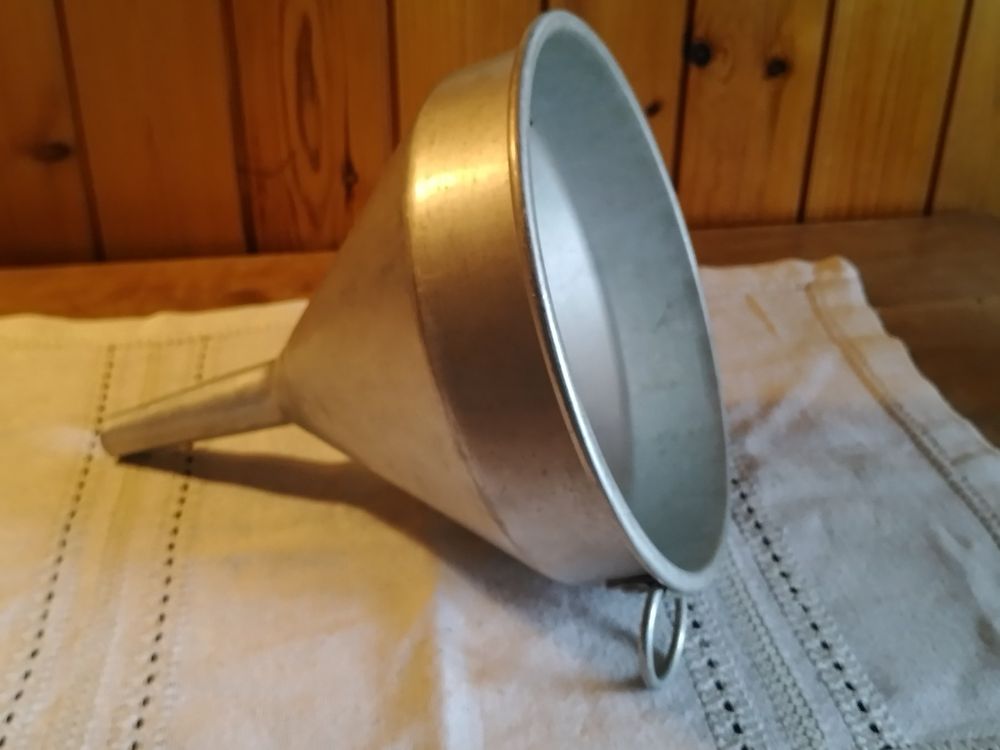 alter Trichter aus Aluminium | Kaufen auf Ricardo