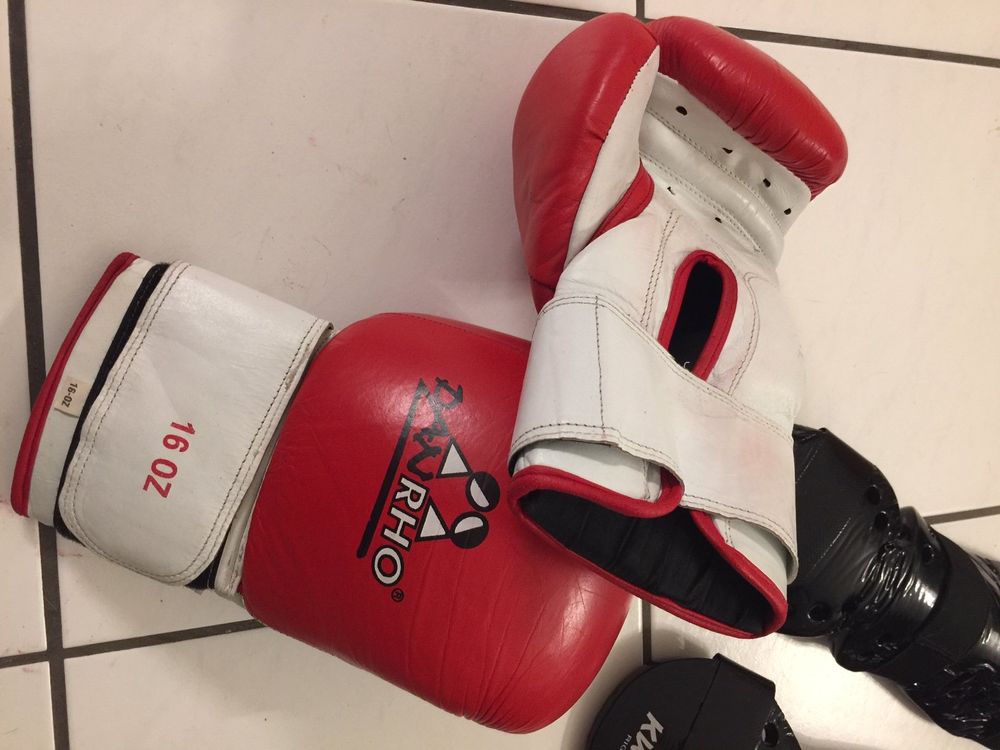 Boxhandschuhe DAN RHO und inkl. Schienbeinschoner | Kaufen auf Ricardo
