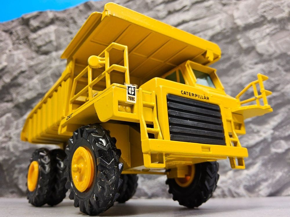 Caterpillar _ CAT 769C Muldenkipper _ Kipper _ NZG 222 1:50 (Gebraucht ...