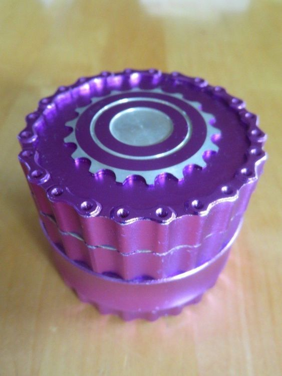 Metall Grinder / Ritsch ratsch 4-teilig, Durchmesser 60 (Gebraucht) in ...