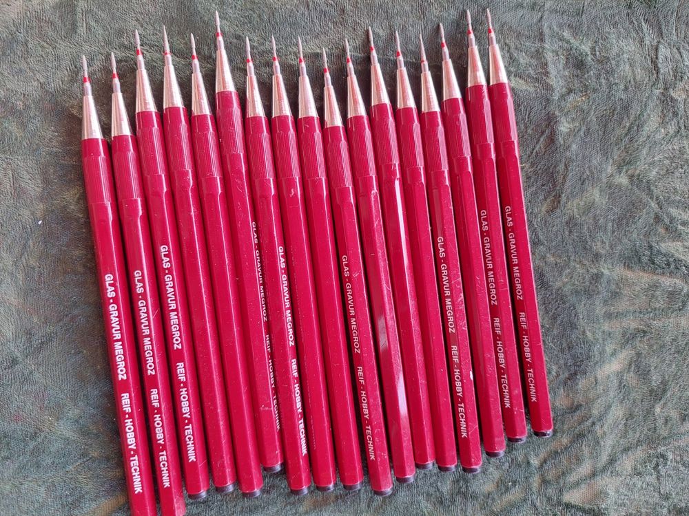 17 STK GLASGRAVUR STIFTE MEGROZ (Gebraucht) in Huttwil für CHF 12 – mit ...