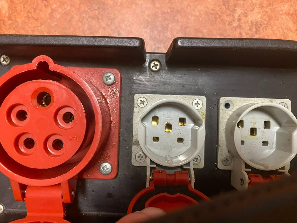 CEE 16 Verteiler Box (Gebraucht) in Holziken für CHF 46 – mit Lieferung ...