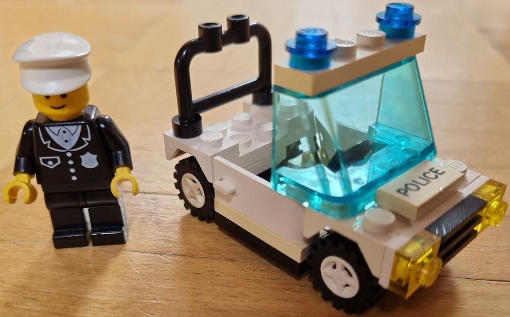 LEGO : Precinct Cruiser (Gebraucht) in Froideville für CHF 9.9 – mit ...