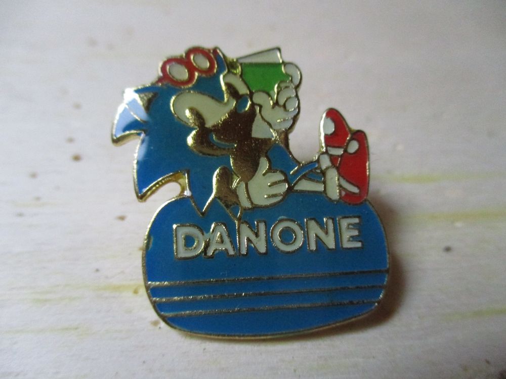 Sega Sonic Danone Pin (Neu (gemäss Beschreibung)) in Felsberg für CHF 2 ...
