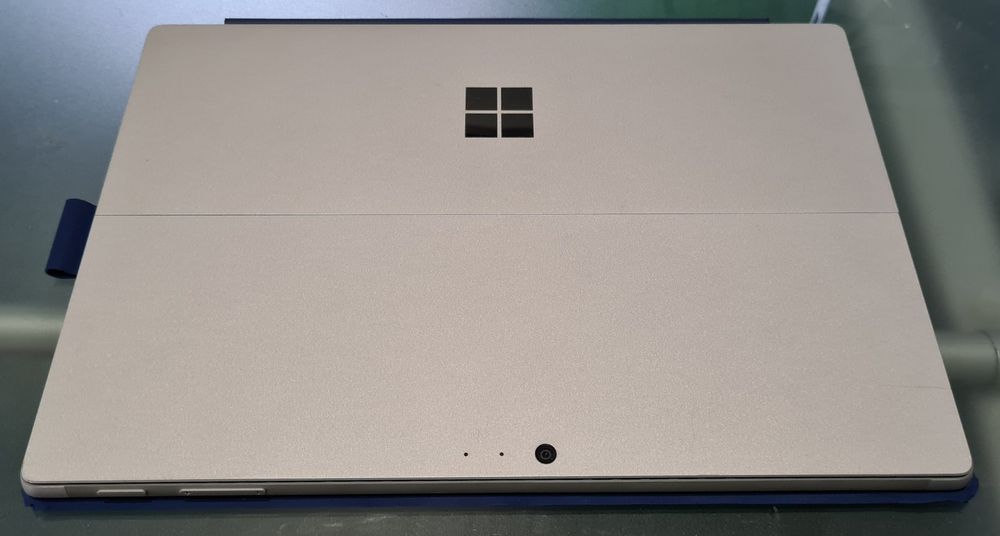 Surface Pro 5 - i5 / 8GB RAM/ 256 GB SSD (Gebraucht) in Hinwil für CHF ...