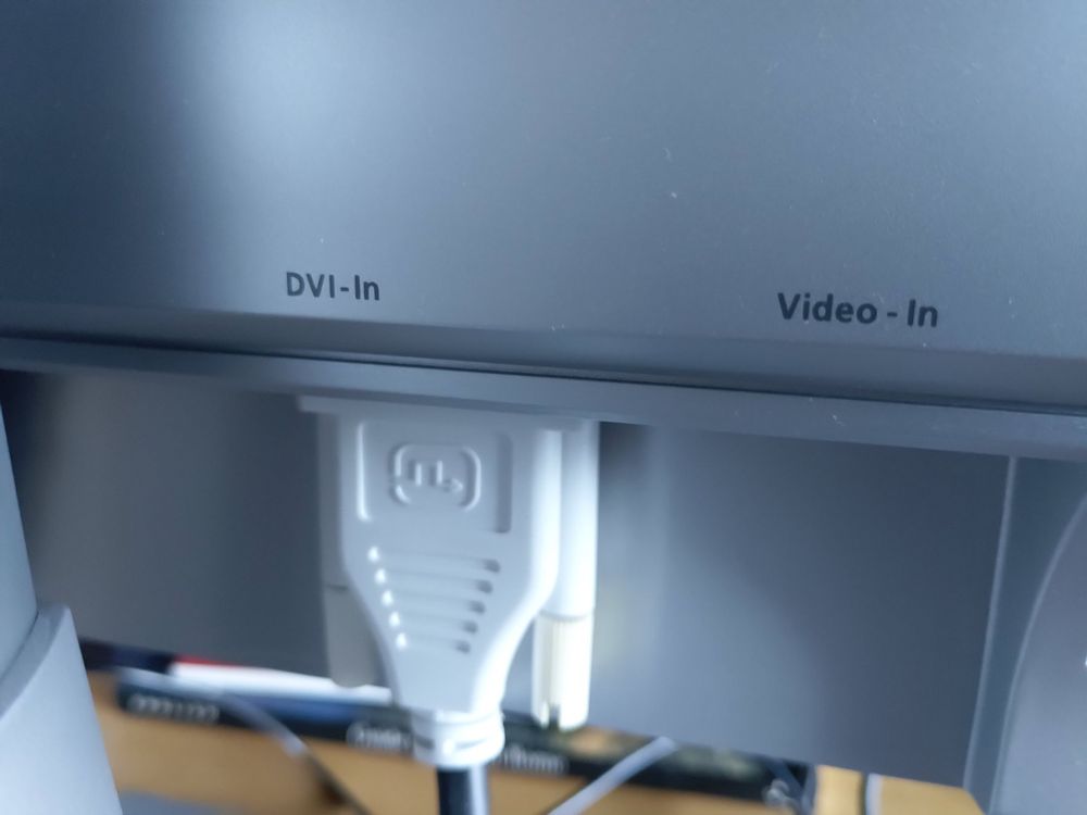 Samsung SyncMaster 243T Monitor (Gebraucht) in Horw für CHF 35 – nur ...