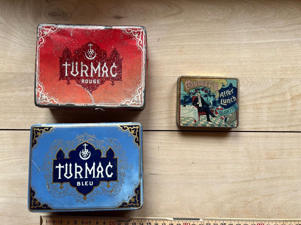 Vintage Blechbüchsen Turmac blau und rot und Murattis | Kaufen auf Ricardo