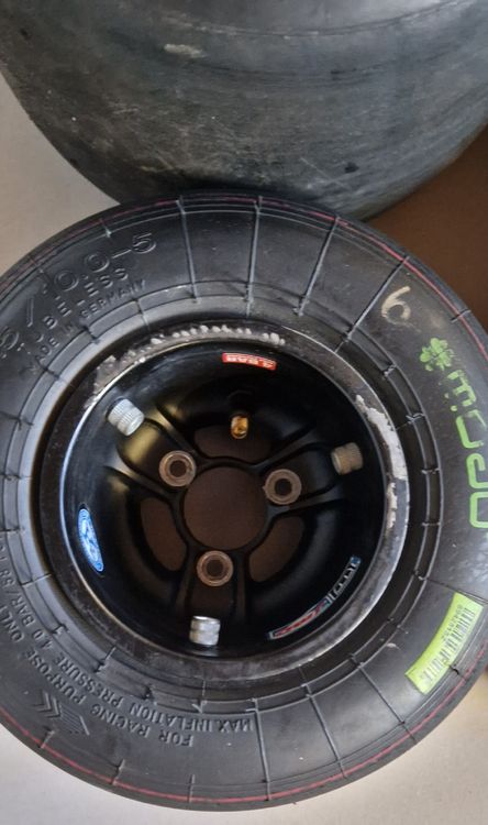 Kart Reifen mit Felgen (Gebraucht) in Reinach AG für CHF 112.9 – mit Lieferung auf Ricardo kaufen