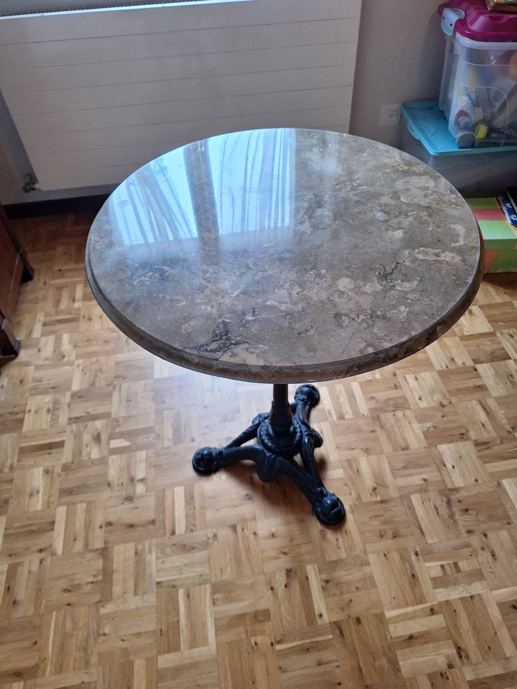 Petite table bistrot en marbre – diamètre 60 cm (D'occasion) à Court ...