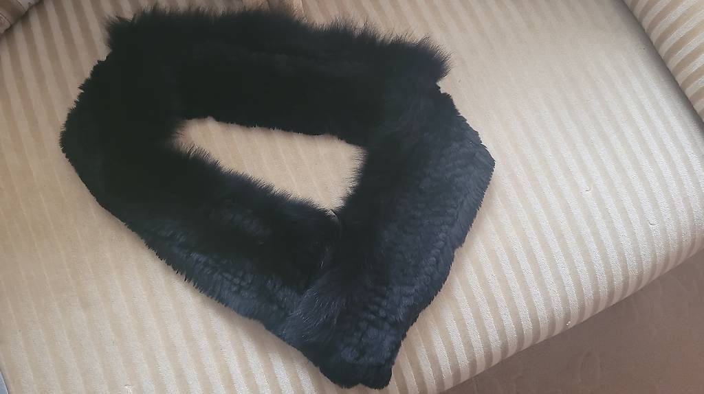 Marc Cain Schal Kaninchenpelz Aufwendig gestrickt In Schwarz (Gebraucht ...