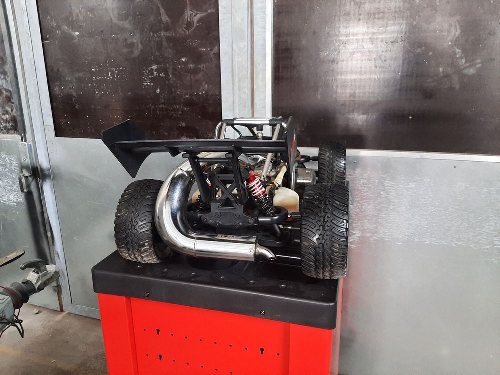 RC Reely Carbon Fighter III 1:6 komplett (Gebraucht) in Haldenstein für ...