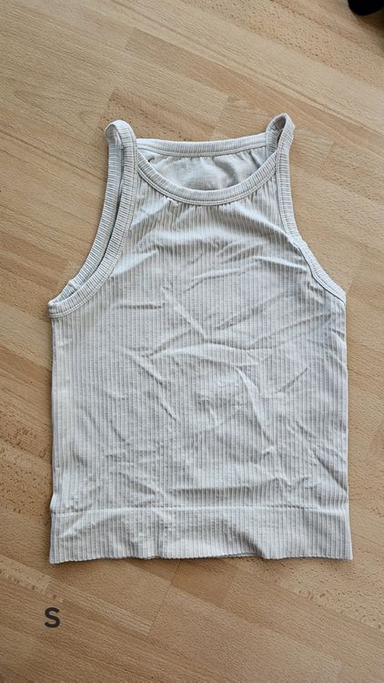 Kleiderpaket (Gebraucht) in Suberg für CHF 2 – mit Lieferung auf Ricardo kaufen